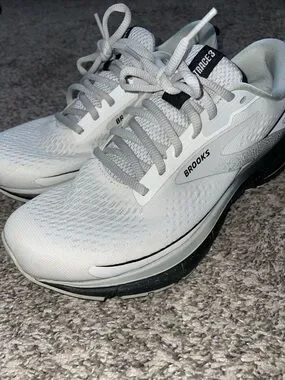 Brooks | Shoes | Womens Brooks Trace 3 Wide Running Shoes | Poshmark